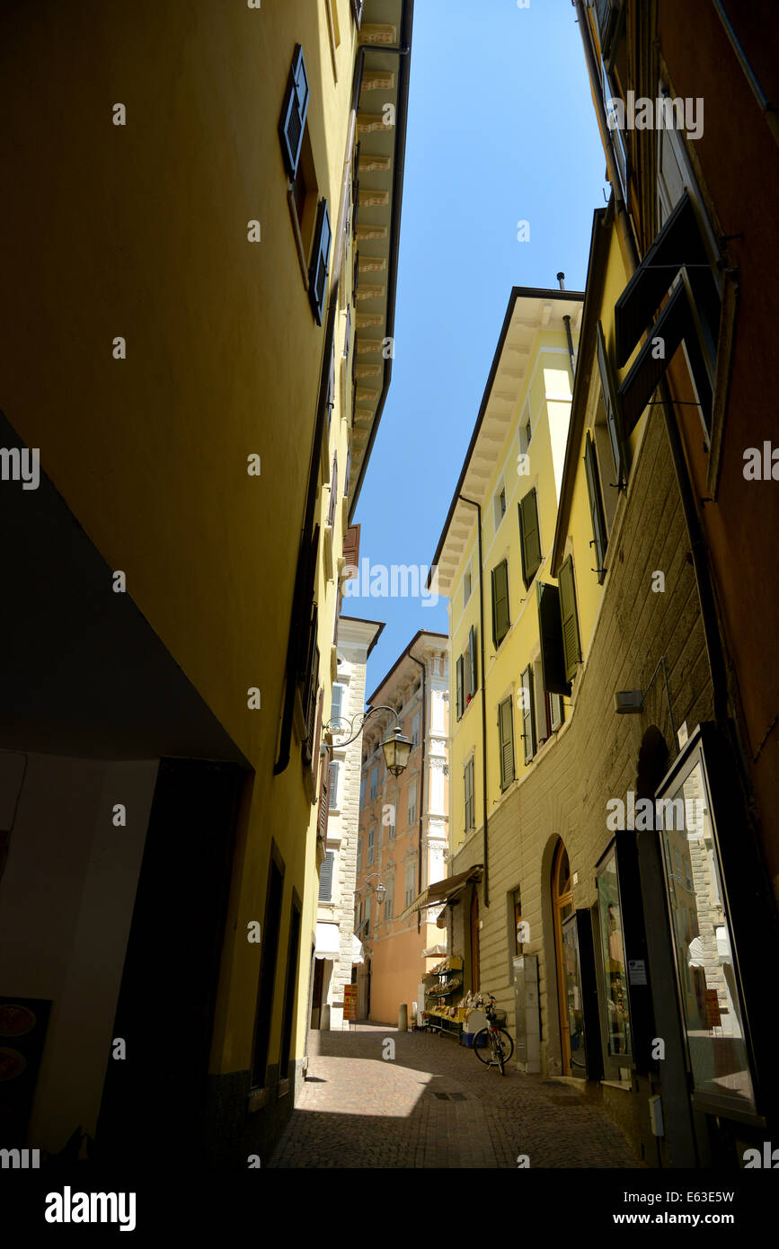 Traditional shuttered buildings hi-res stock photography and images - Alamy