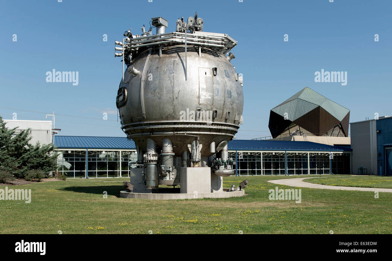 Batavia, Illinois, USA. 13th Aug, 2014. A hydrogen bubble chamber ...