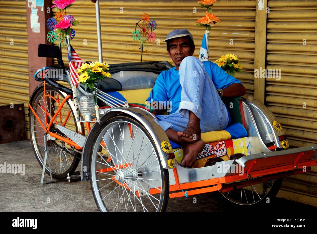 Tri taxi hi-res stock photography and images - Alamy