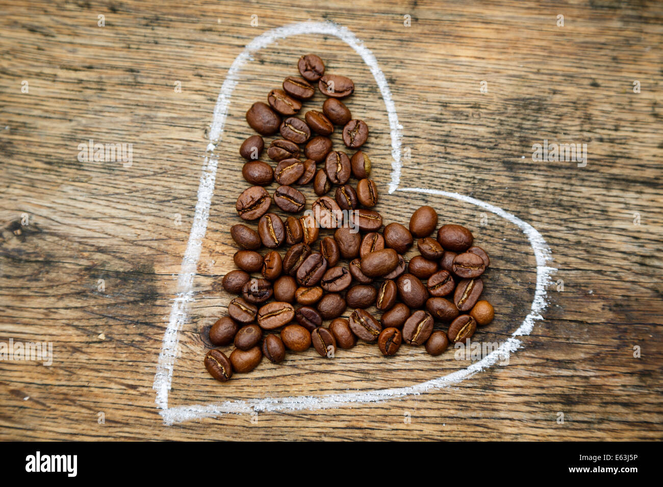Heart coffee beans hi-res stock photography and images - Alamy