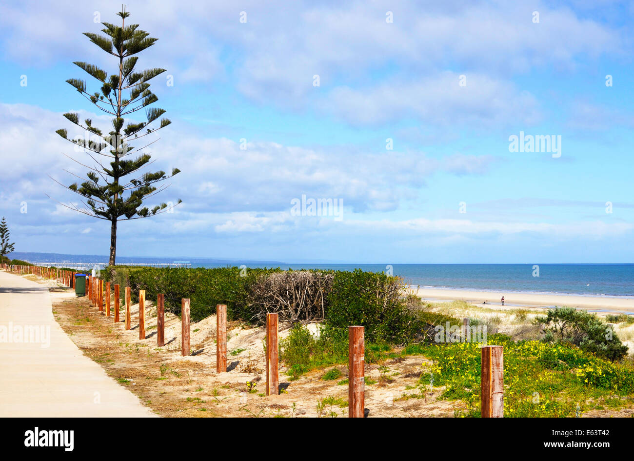 Henley beach hi-res stock photography and images - Alamy