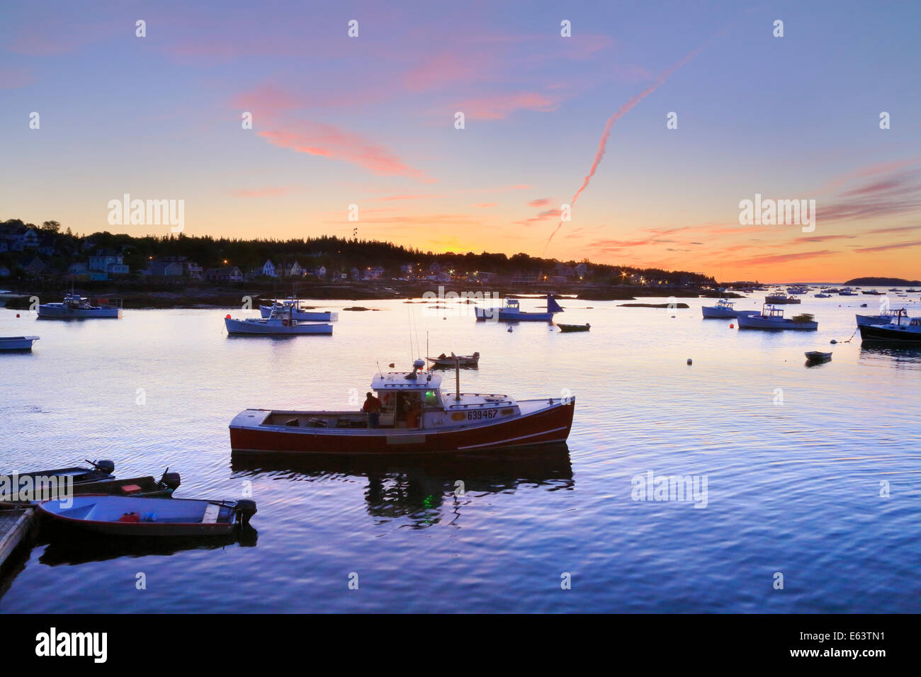 Maine lobster boat sunrise hi-res stock photography and images - Alamy
