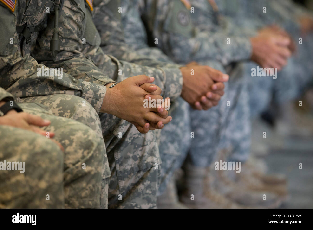 Texas National Guard members troops prepare for an end of month ...