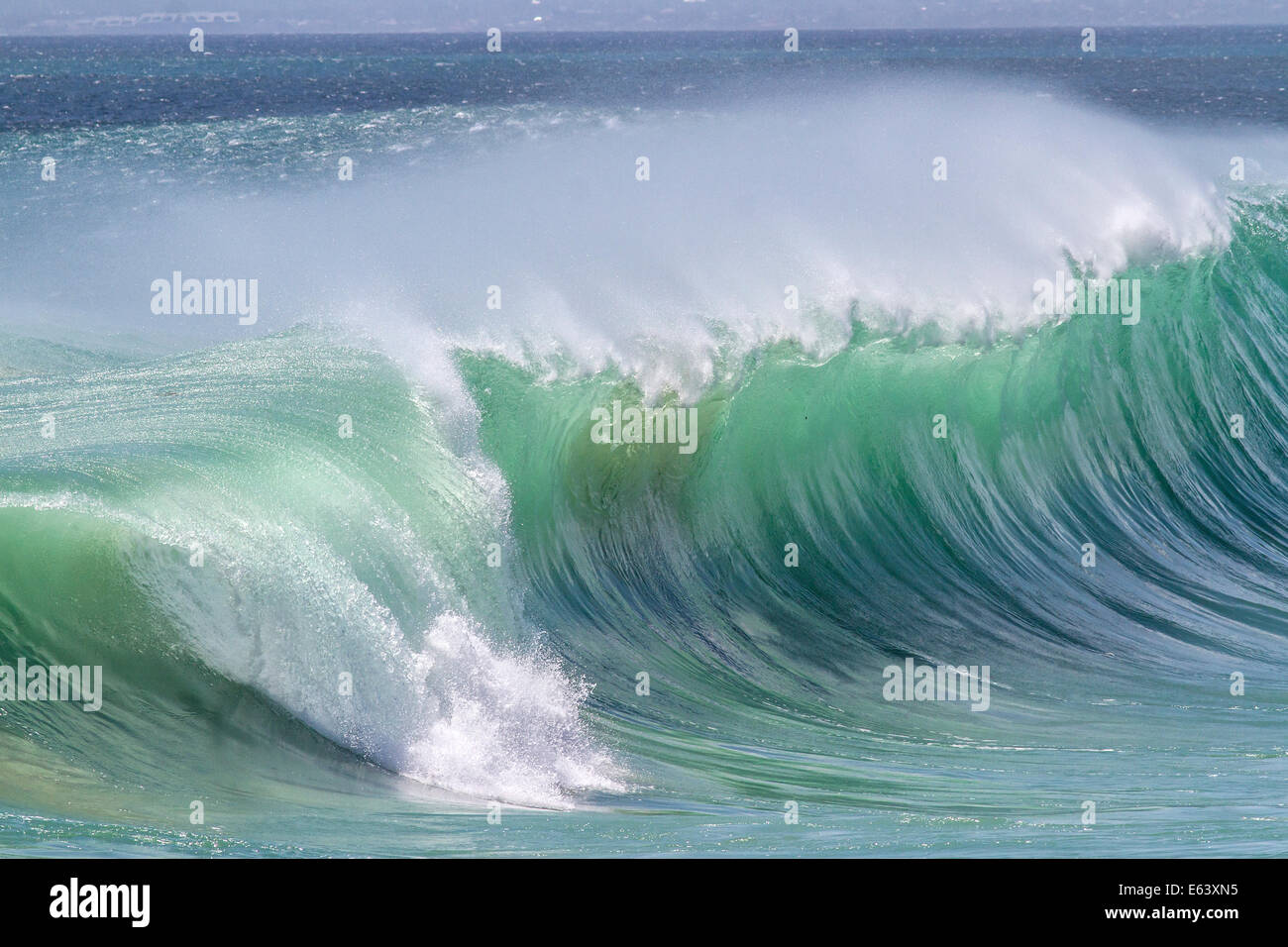 Picture of Perfect Ocean Wave. Indian Ocean Stock Photo - Alamy