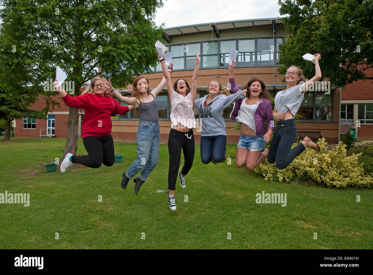 Bromley Kent, UK. 14th Aug, 2014. Students Georgina Weaver, Hannah ...