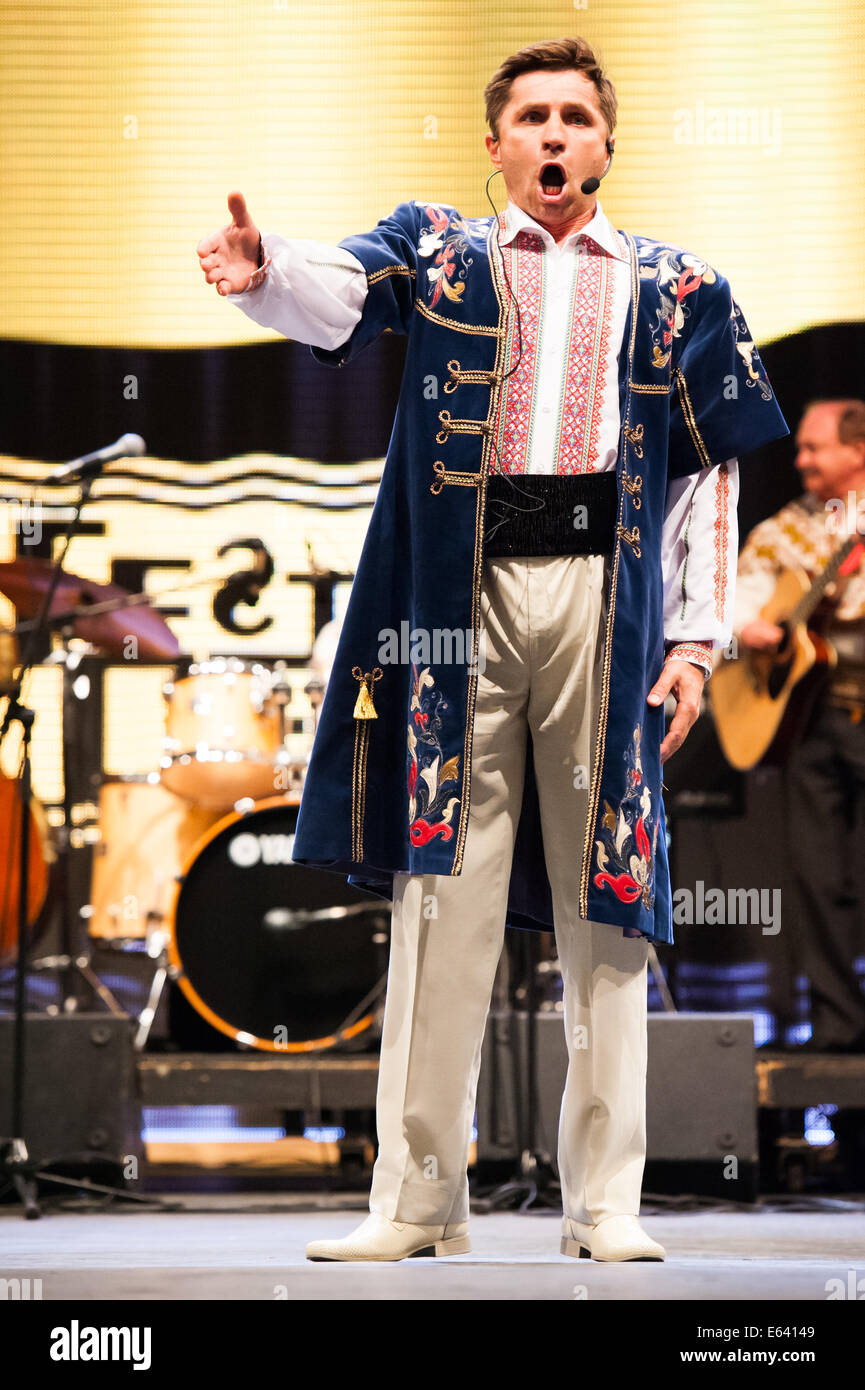 A Ukrainian folk singer performing at Folkart festival Stock Photo - Alamy