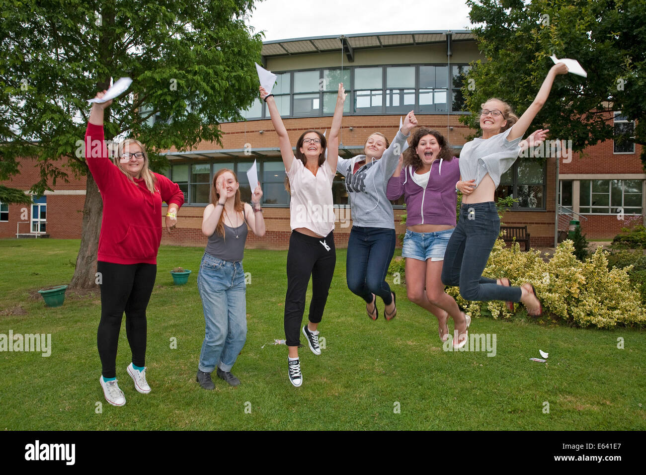Bromley Kent, UK. 14th Aug, 2014. Students Georgina Weaver, Hannah ...