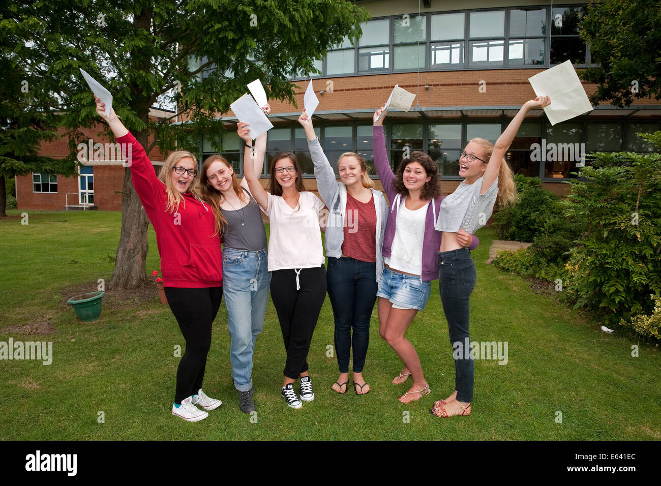 Students Georgina Weaver, Hannah Marsden, Olwen Mair, Chloe McCallum ...