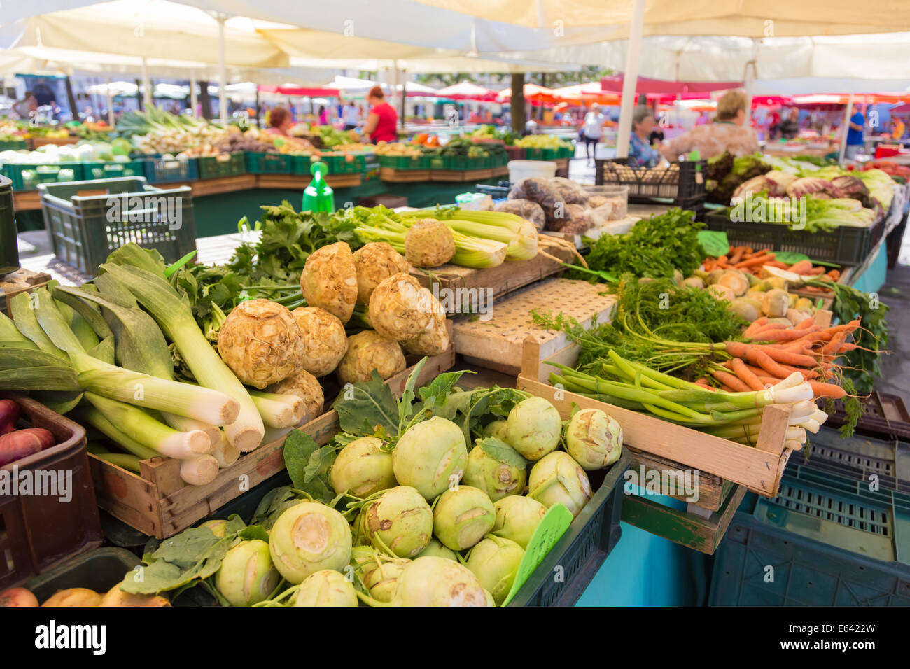 Vegetable market stall Stock Photo - Alamy