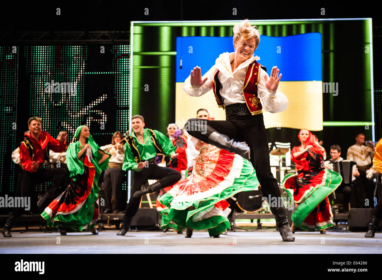 Chaika ukrainian folk music dance hi-res stock photography and images ...