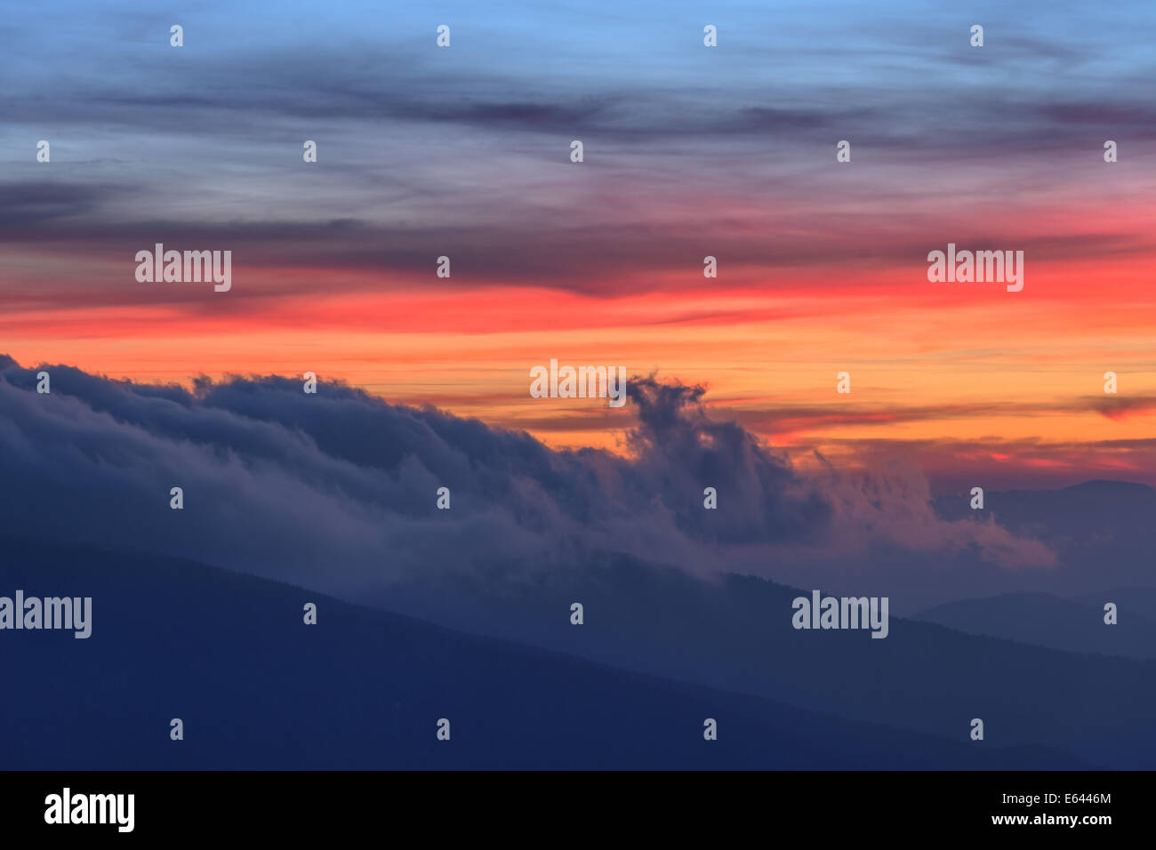 Sunlight on mountain range hi-res stock photography and images - Alamy