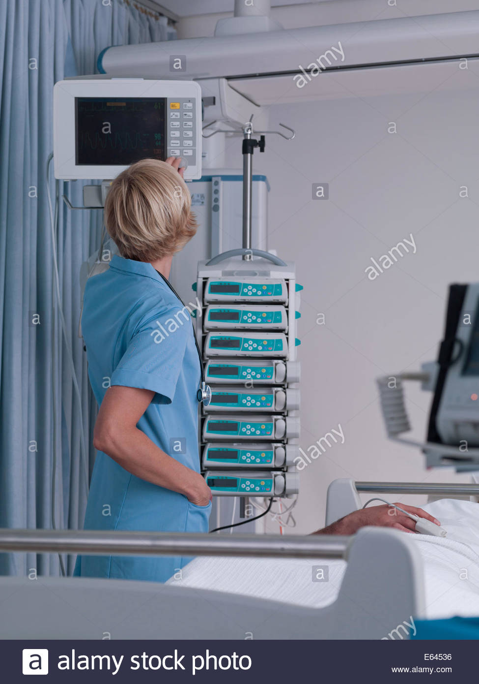 Intensive Care Hospital Patient Stock Photos & Intensive Care Hospital ...