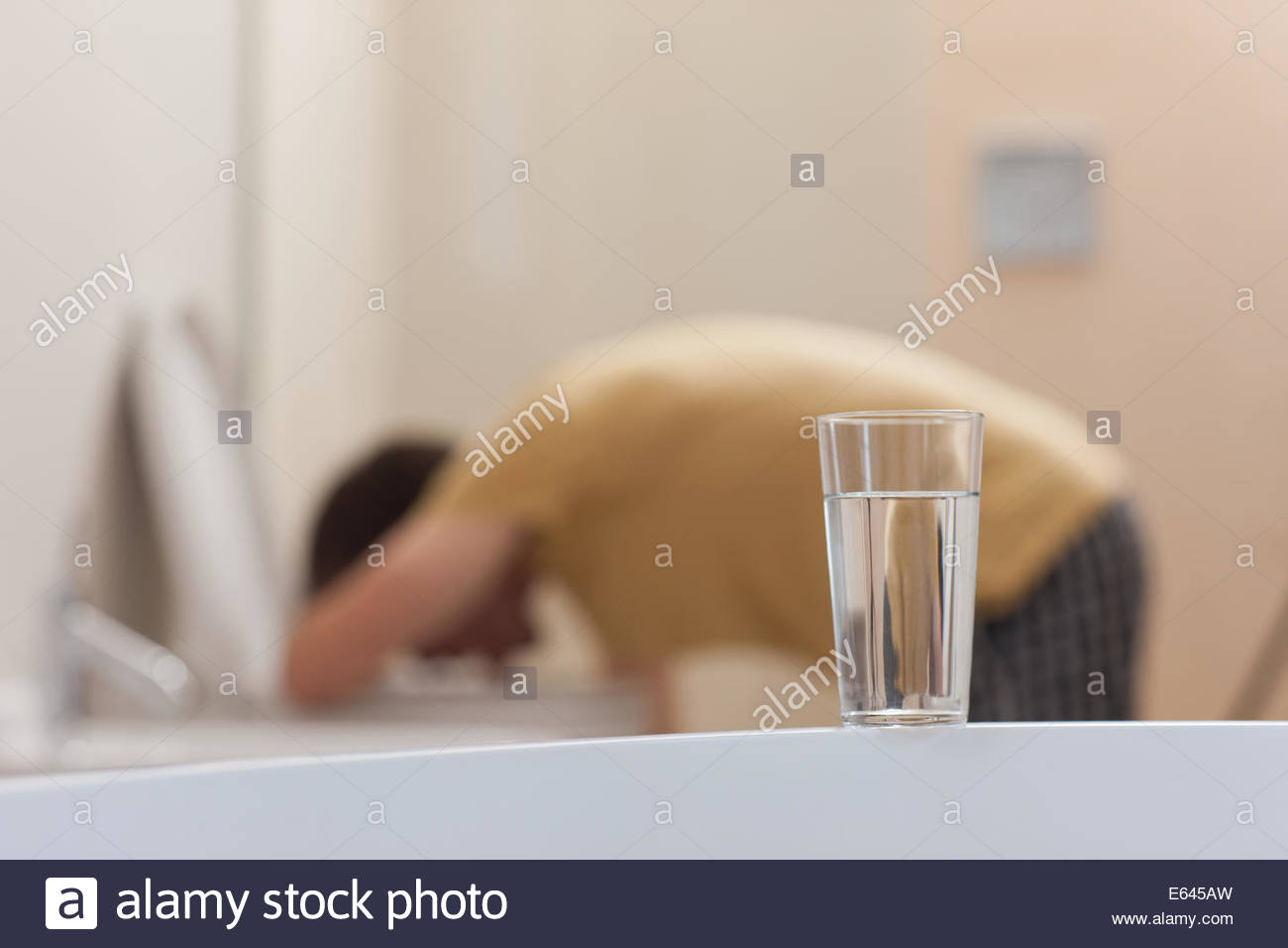 Vomiting Man Stock Photos & Vomiting Man Stock Images - Alamy