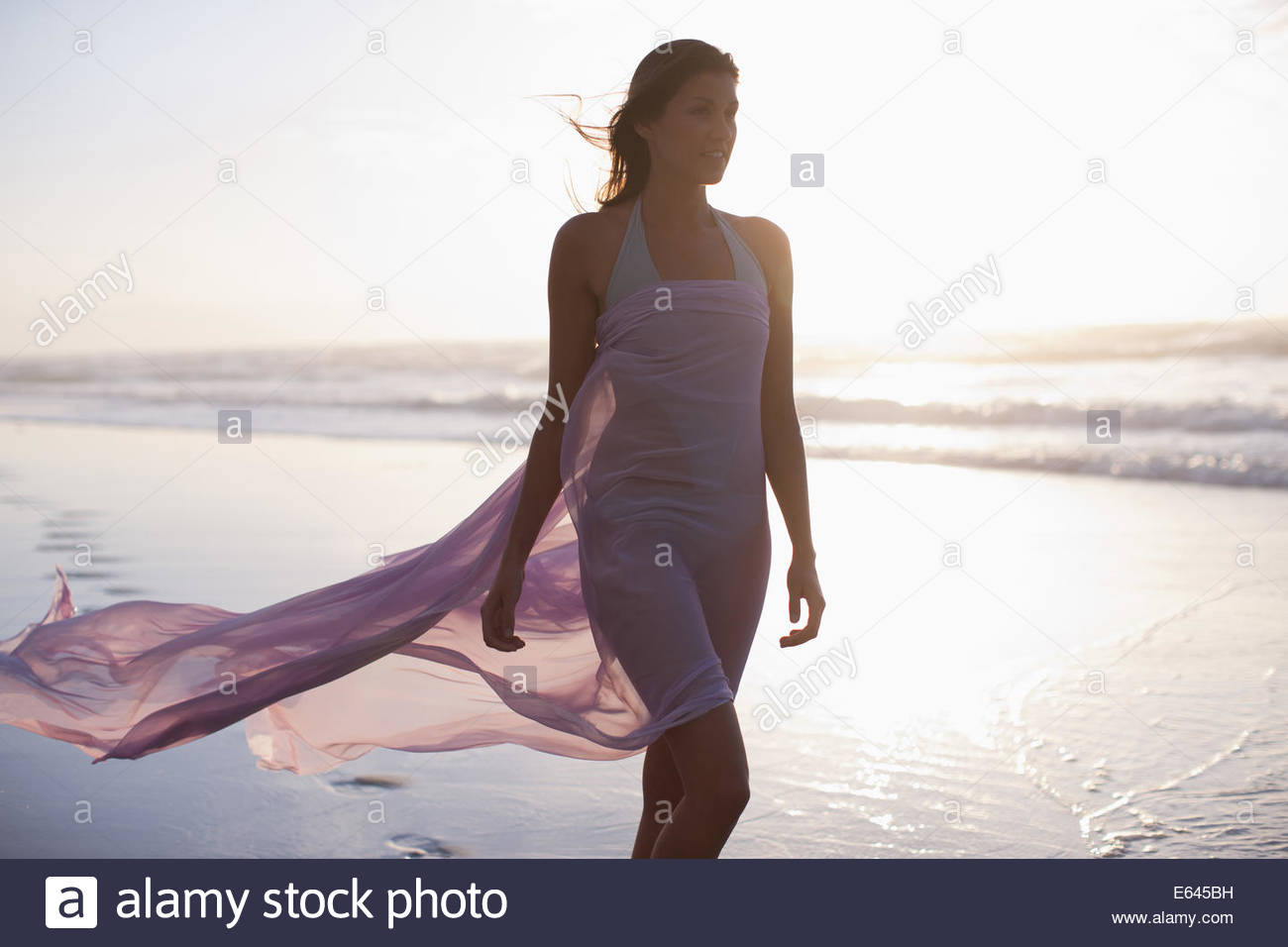 Woman Walking Away Stock Photos & Woman Walking Away Stock Images - Alamy