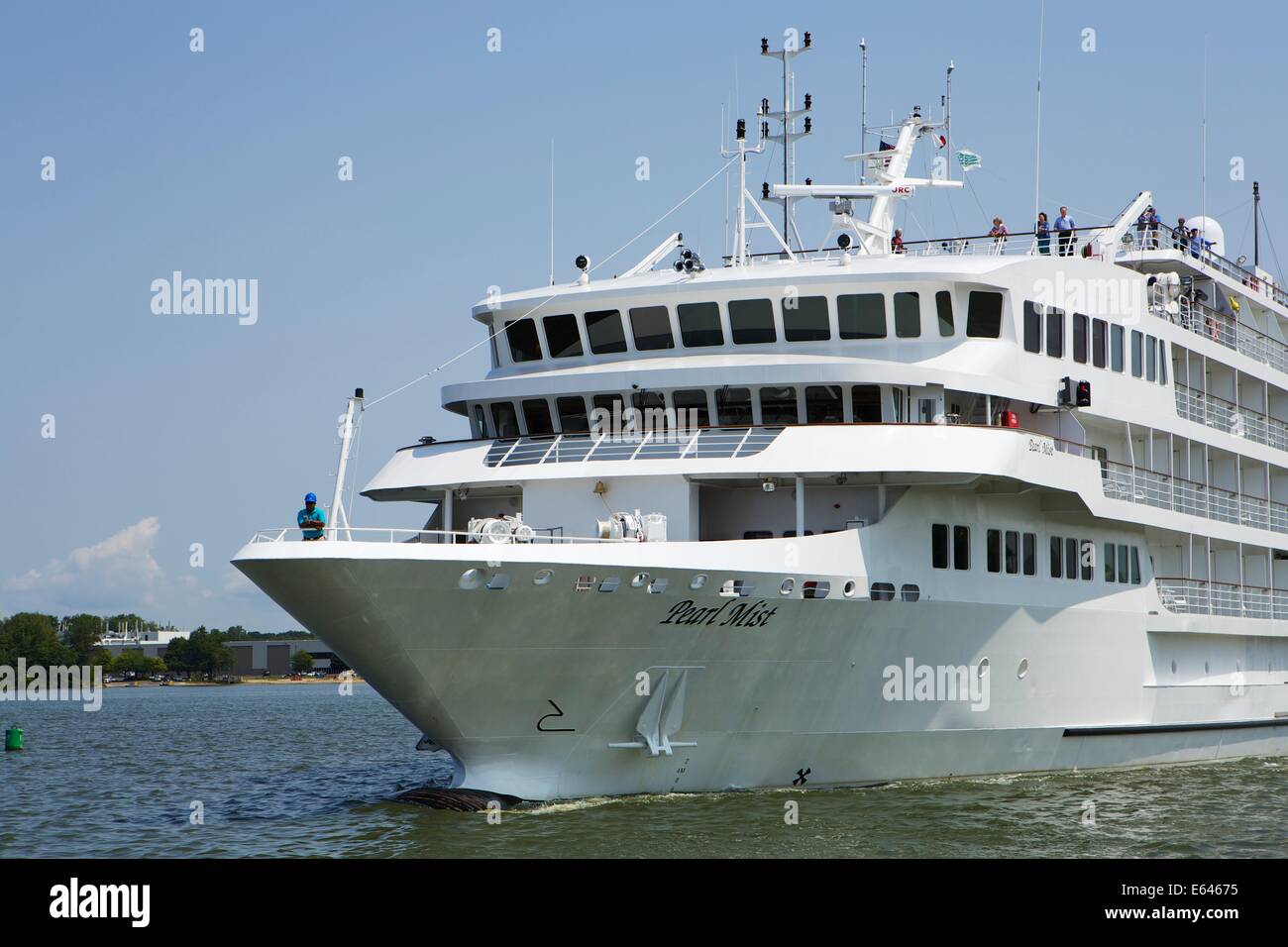 Pearl mist cruise ship hi-res stock photography and images - Alamy