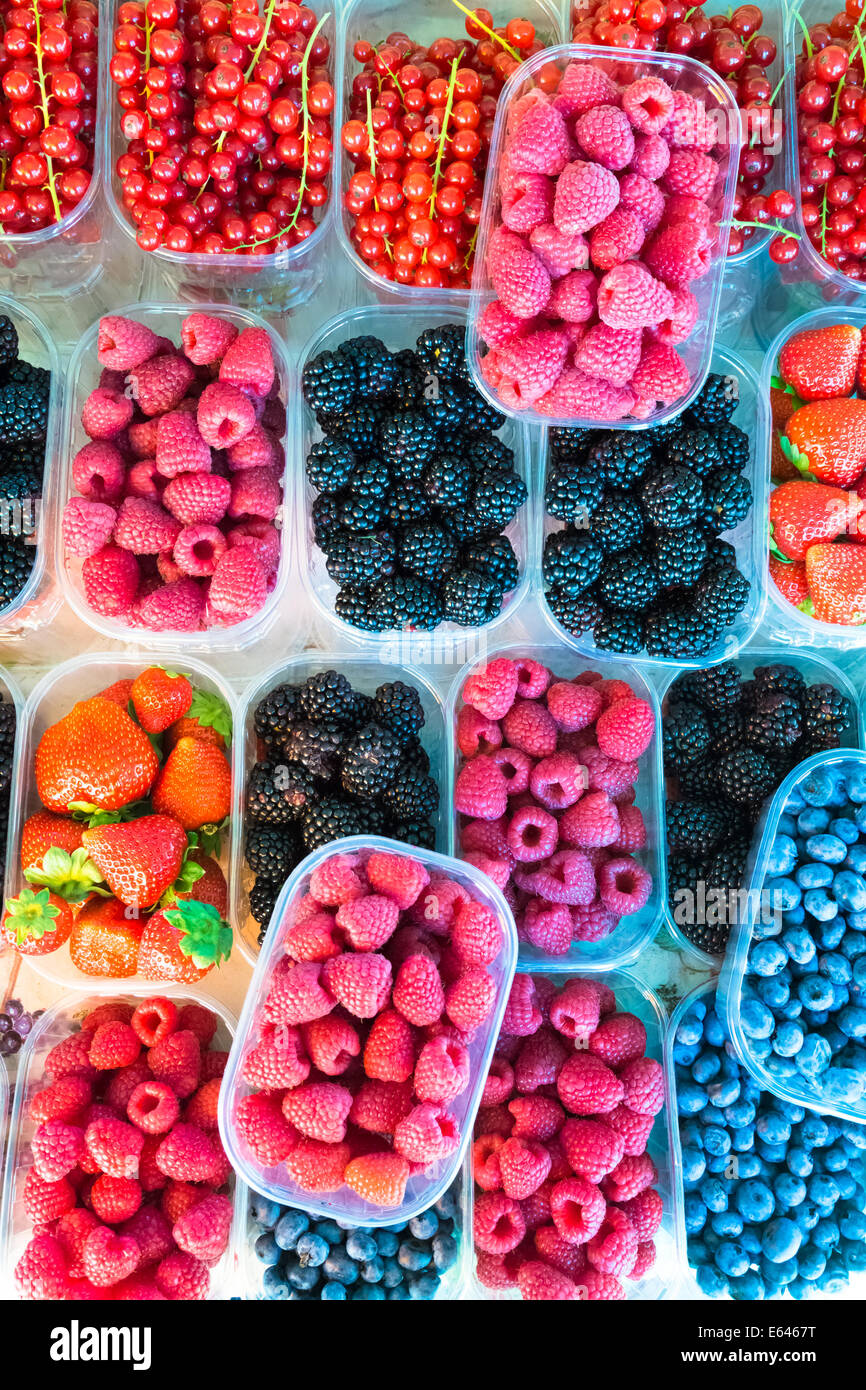 Ripe juicy raspberry in boxes hi-res stock photography and images - Alamy