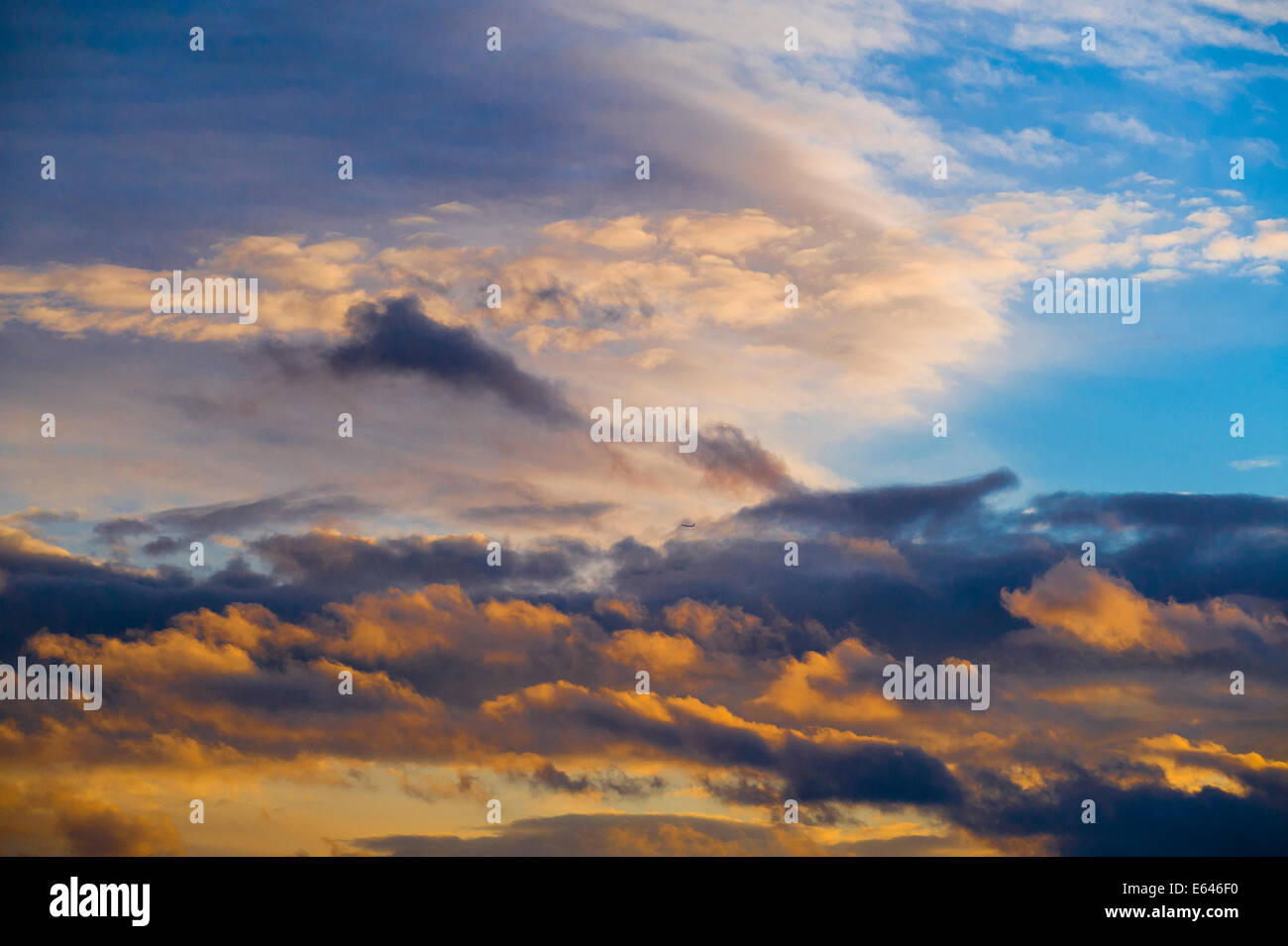 Sun coloured clouds hi-res stock photography and images - Alamy