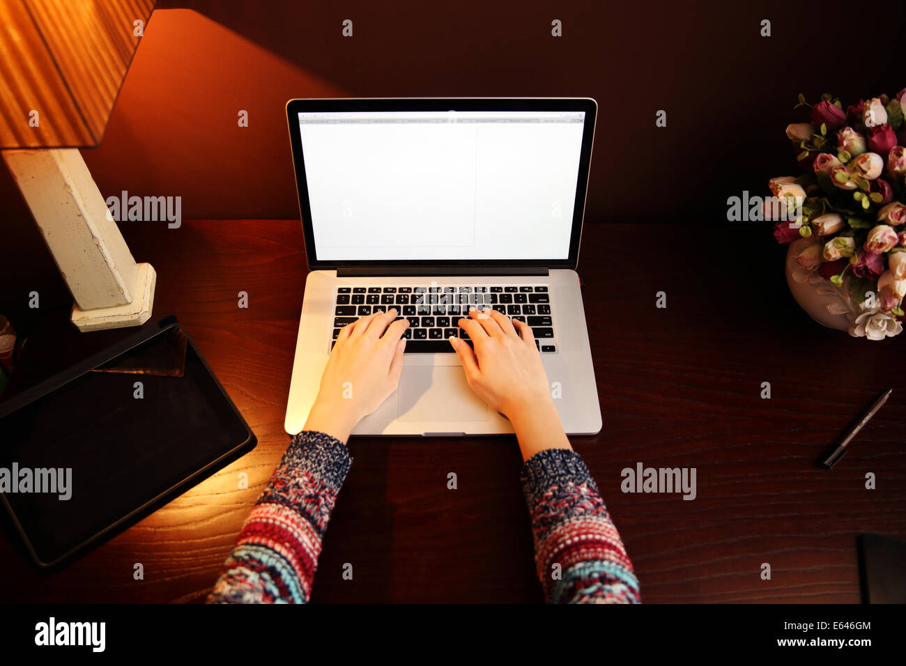 Female hands using laptop hi-res stock photography and images - Alamy