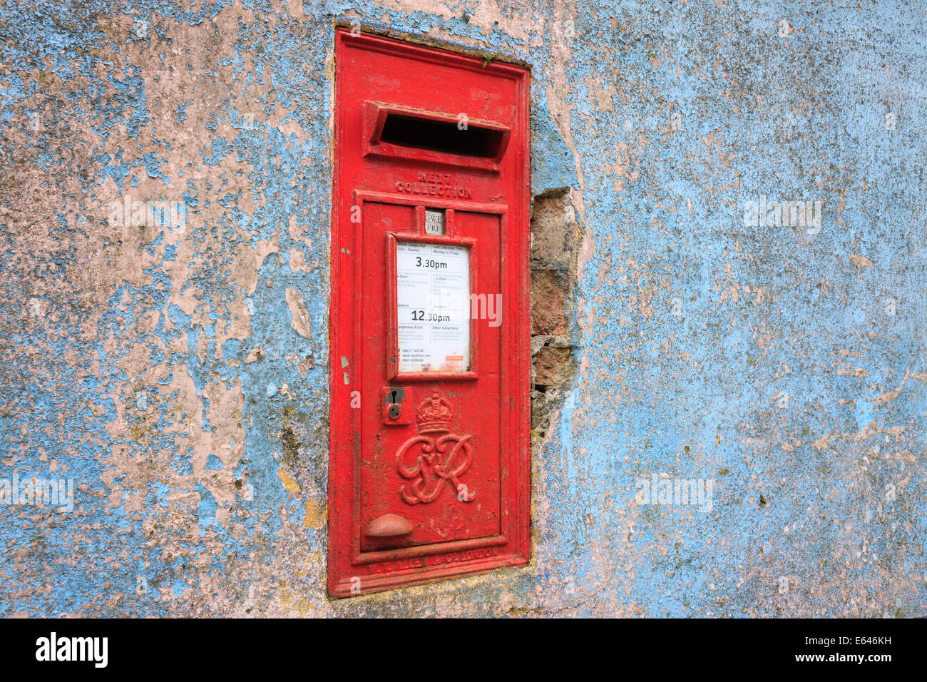 Old english post box hi-res stock photography and images - Alamy