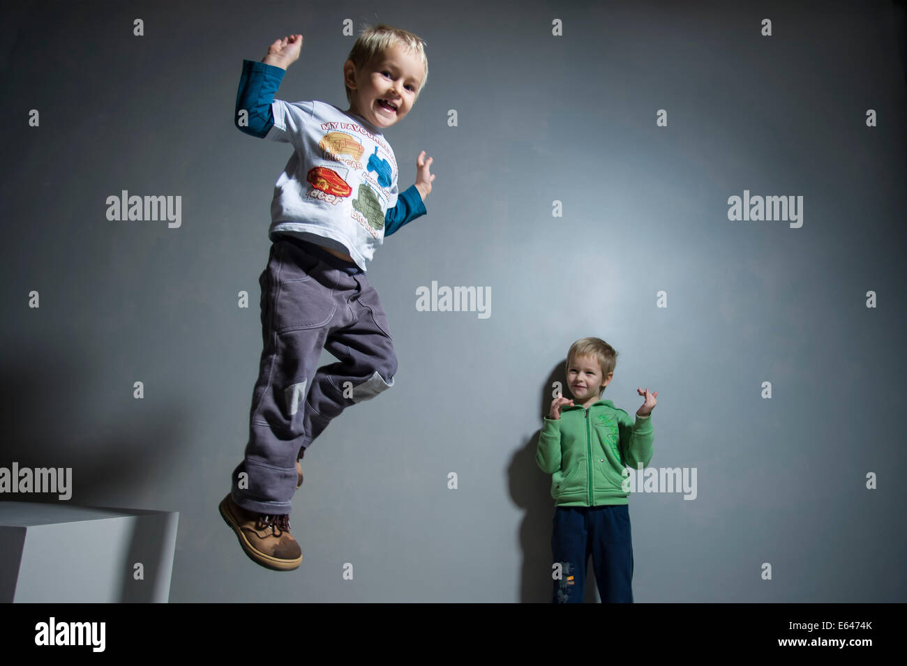 Jumping kids hi-res stock photography and images - Alamy