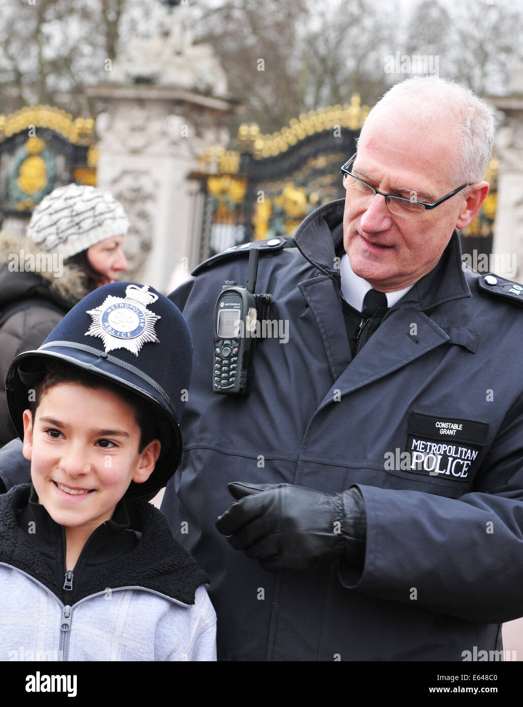 Local community policeman hi-res stock photography and images - Alamy