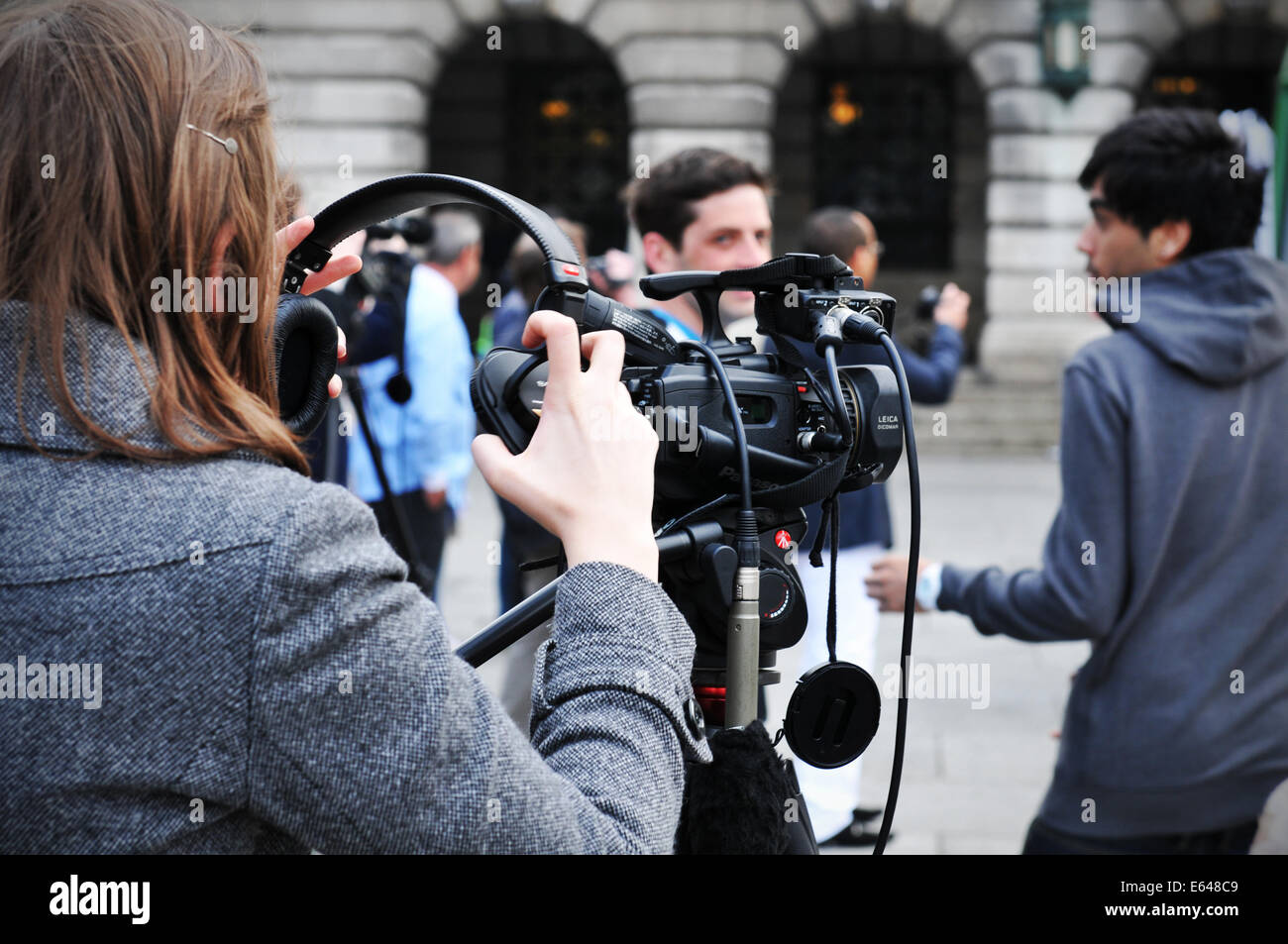 Street interview hi-res stock photography and images - Alamy