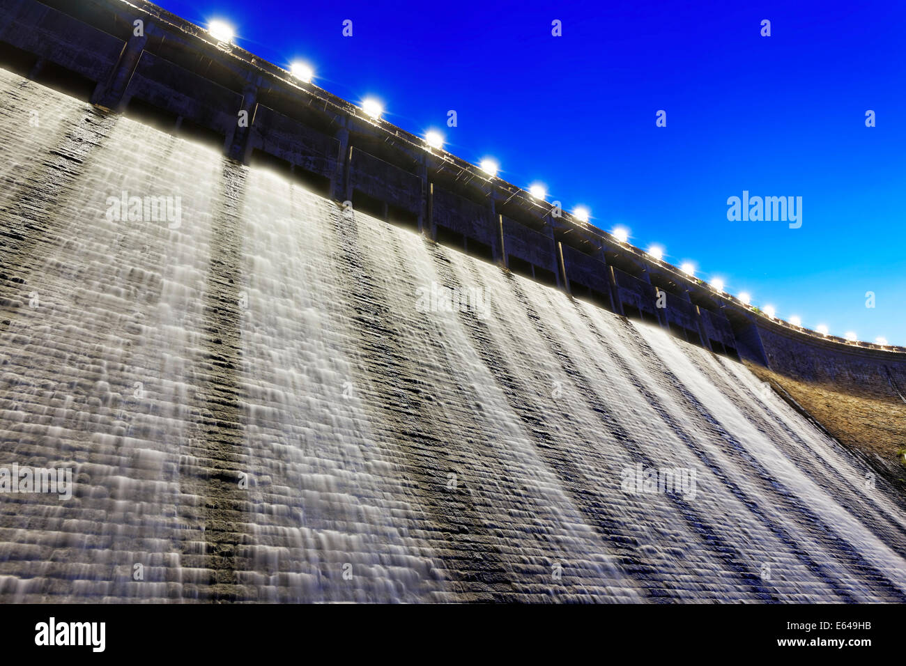 Dam at night hi-res stock photography and images - Alamy