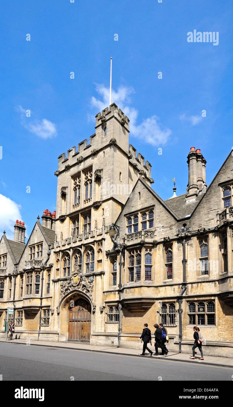 Brasenose college student hi-res stock photography and images - Alamy