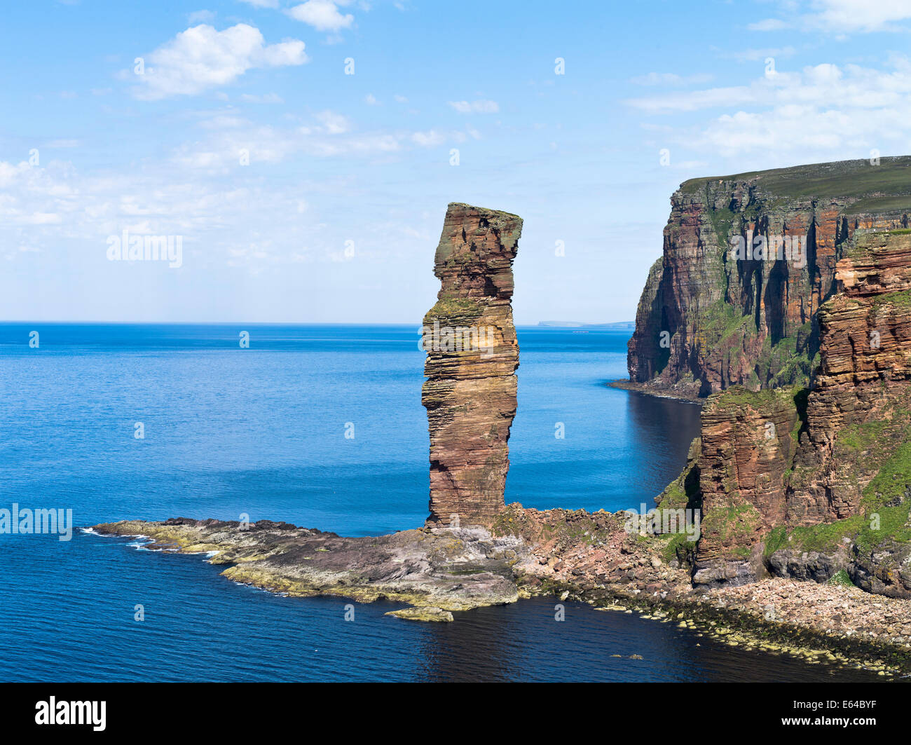 dh Old Man of Hoy HOY ORKNEY red sandstone sea stack and st johns head ...