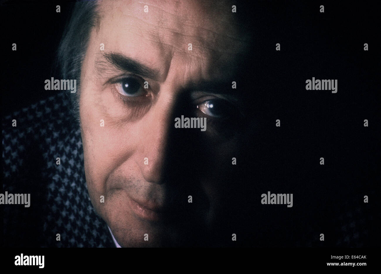 English short story writer hi-res stock photography and images - Alamy