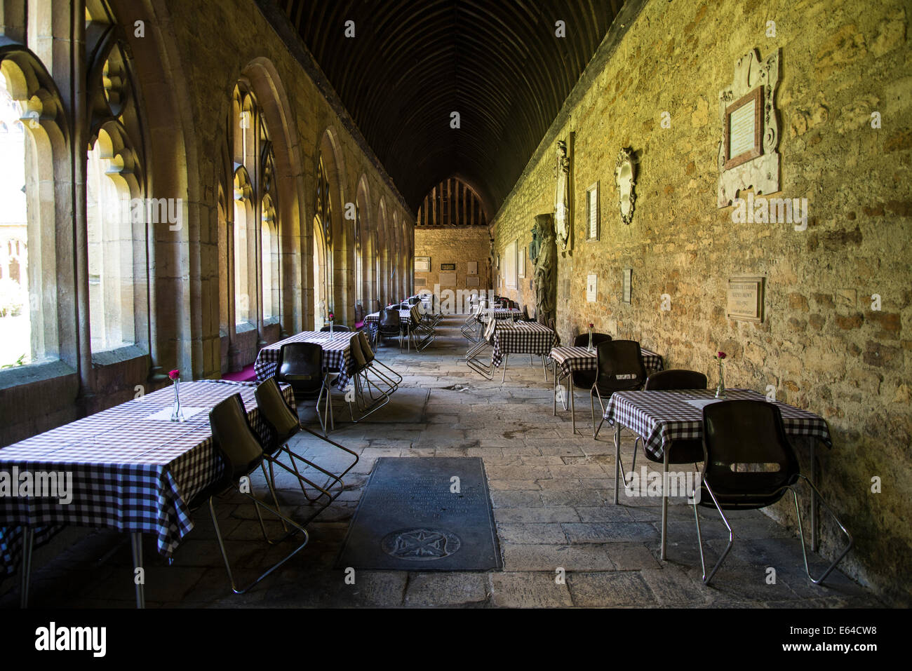 The cloisters new college hi-res stock photography and images - Alamy