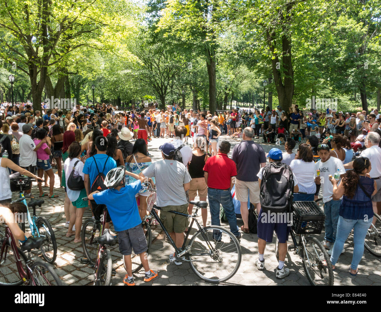 Crowds in Central Park, NYC Stock Photo - Alamy