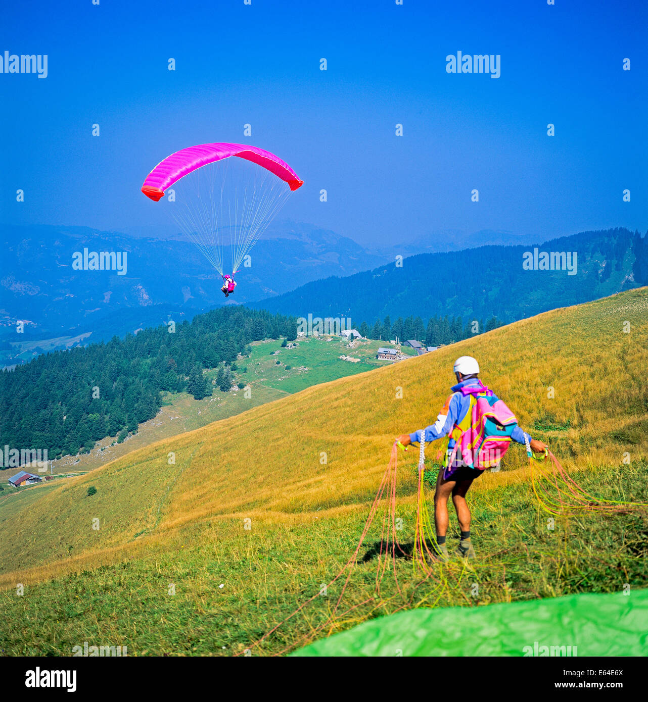 Paraglider taking off slope hi-res stock photography and images - Alamy
