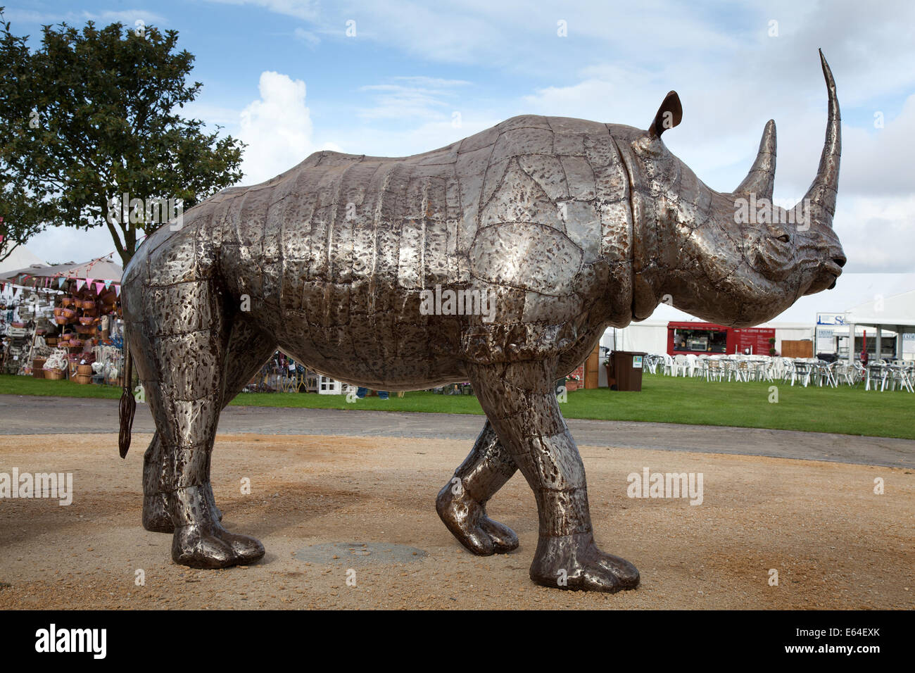 Welded animals hi-res stock photography and images - Alamy