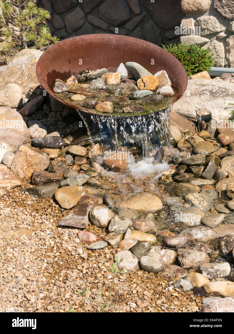 Gold pan hi-res stock photography and images - Alamy