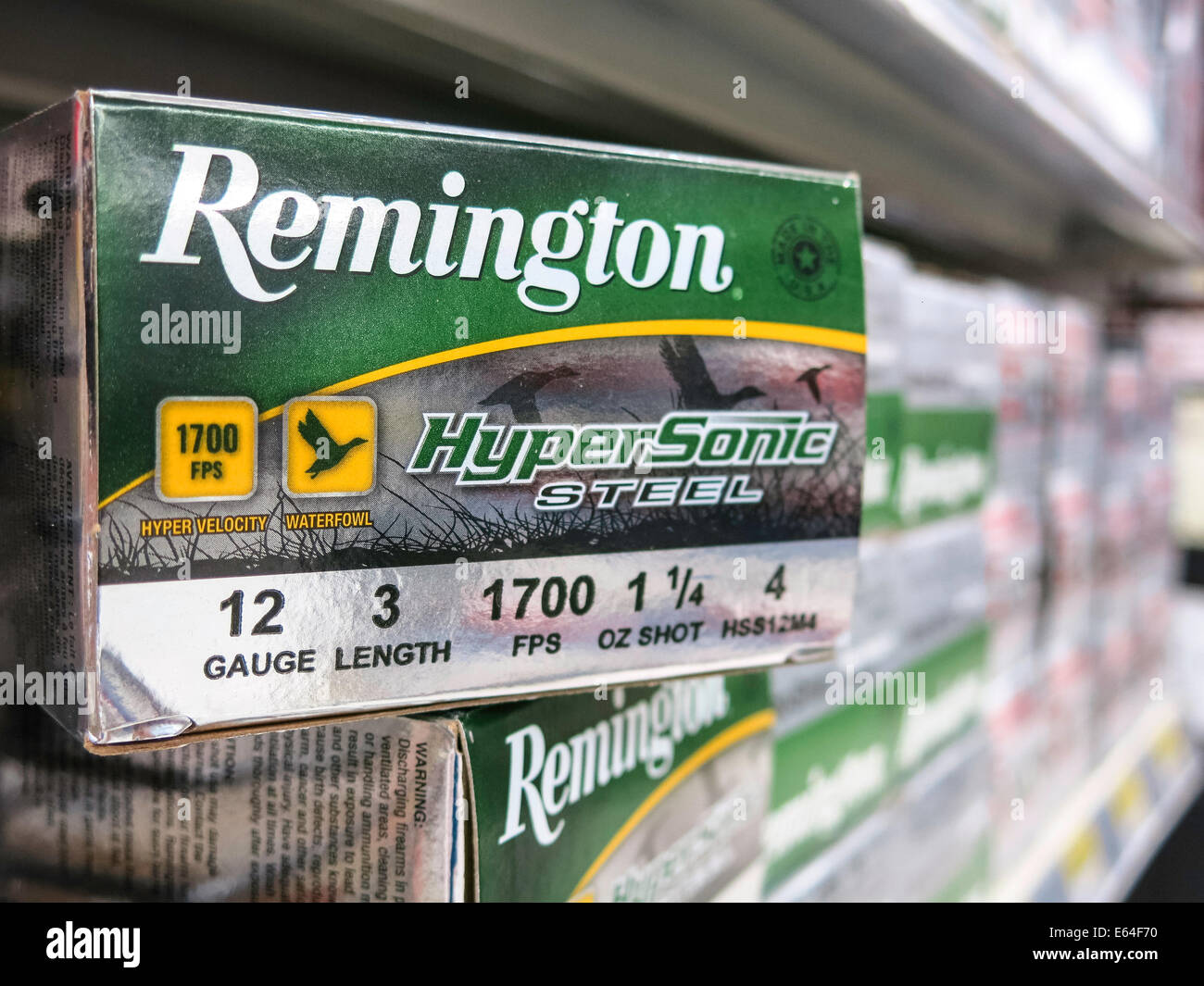 12 gauge shotgun shells hi-res stock photography and images - Alamy