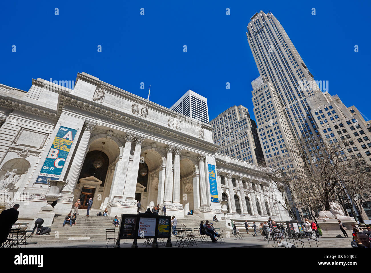 Facade of the New York Public Library building (Central Building,or ...