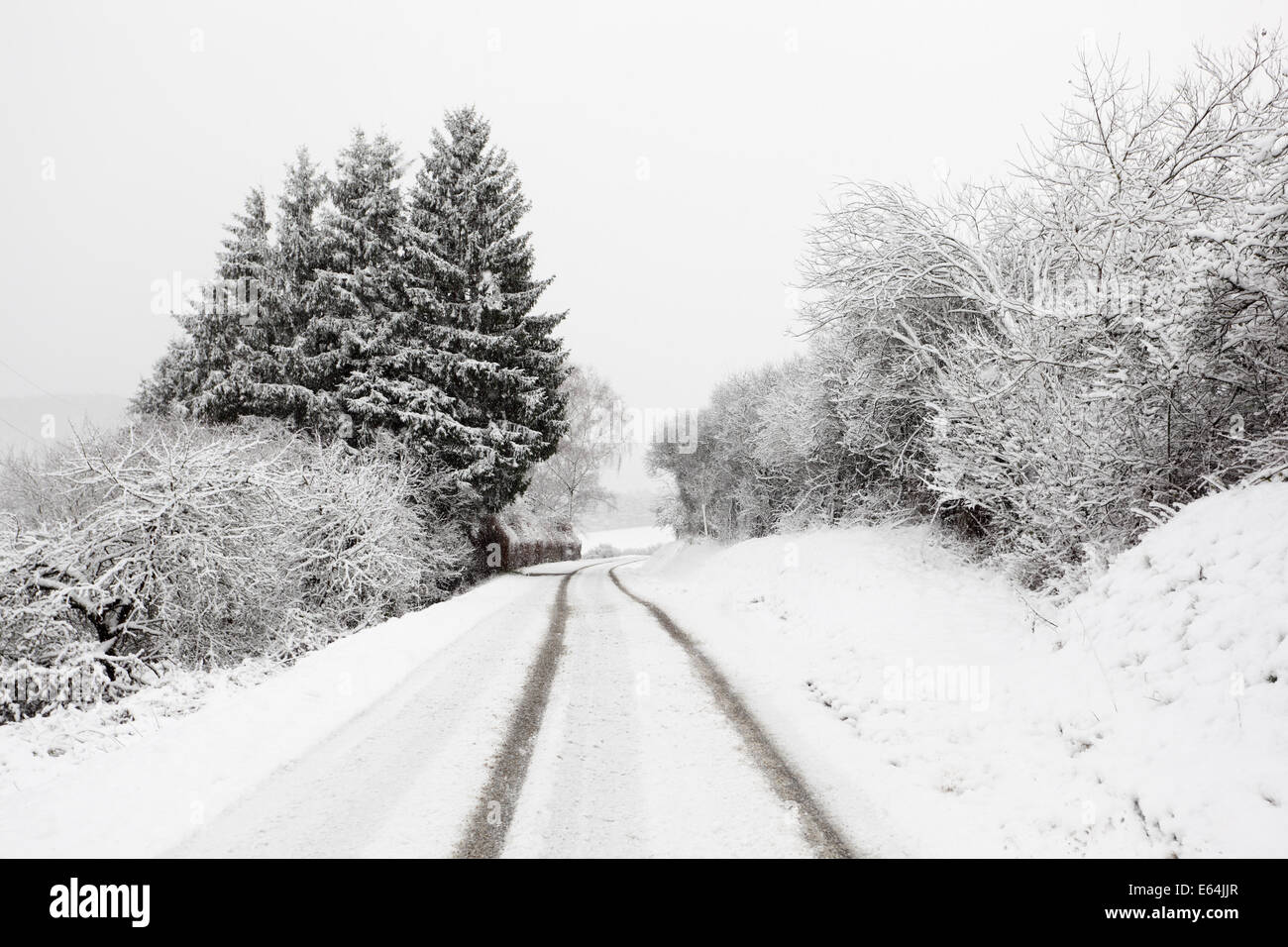 Country winter road hi-res stock photography and images - Alamy