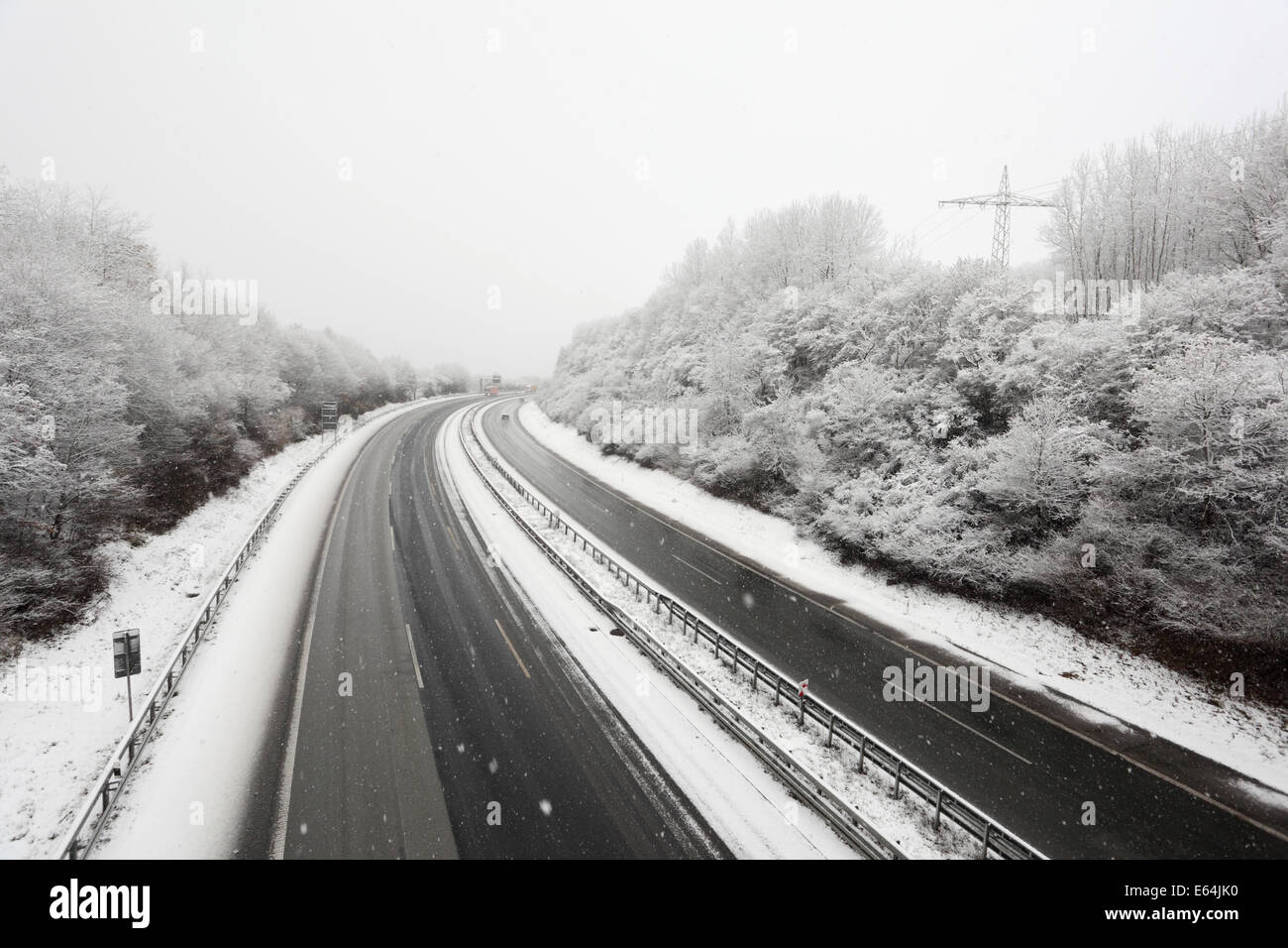 Autobahn motorway expressway hi-res stock photography and images - Alamy