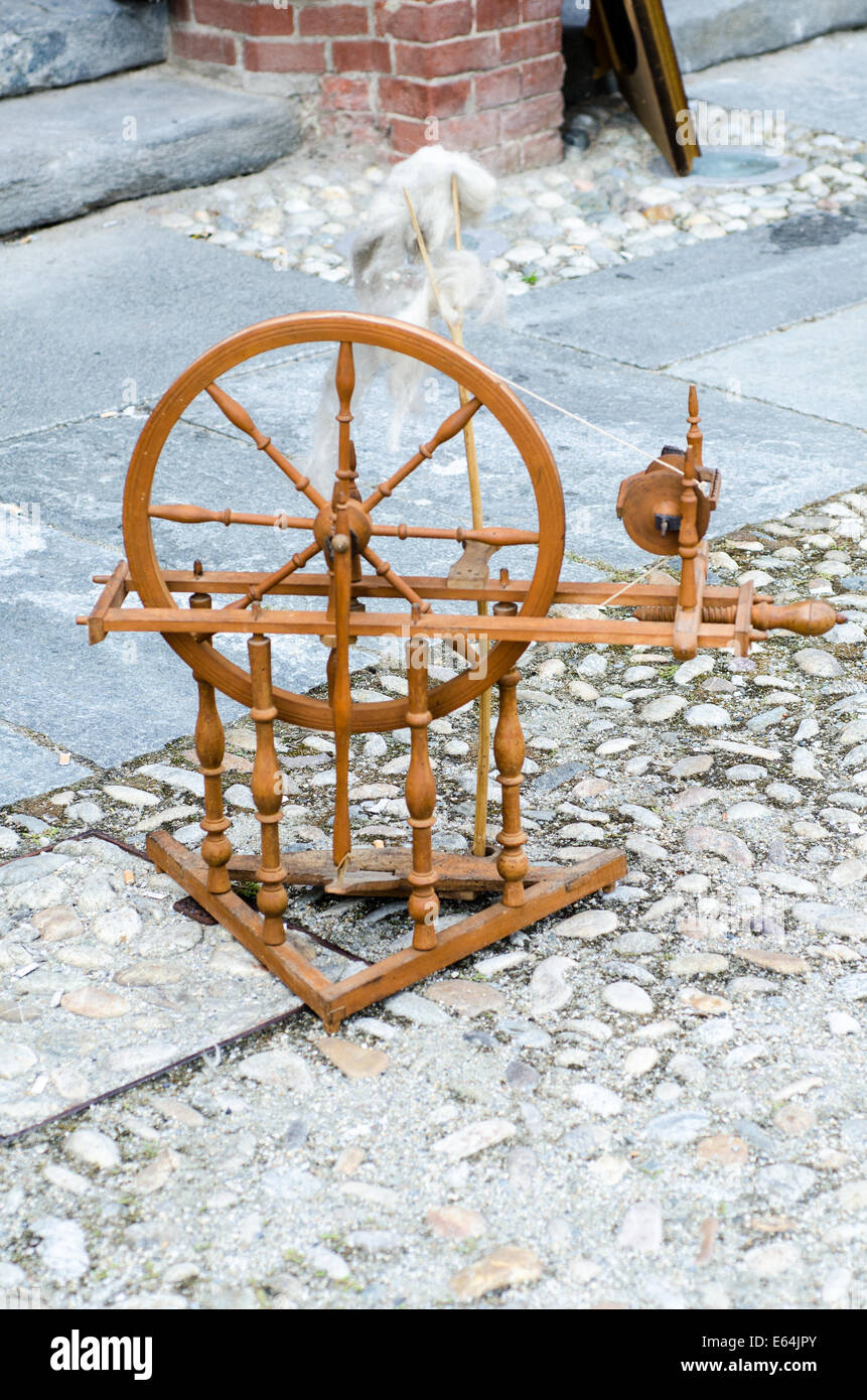 Wool spinning machine hi-res stock photography and images - Alamy