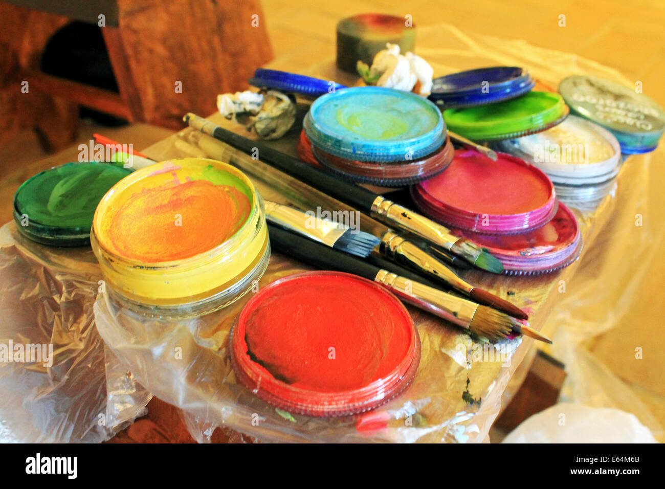 Painting colors hi-res stock photography and images - Alamy
