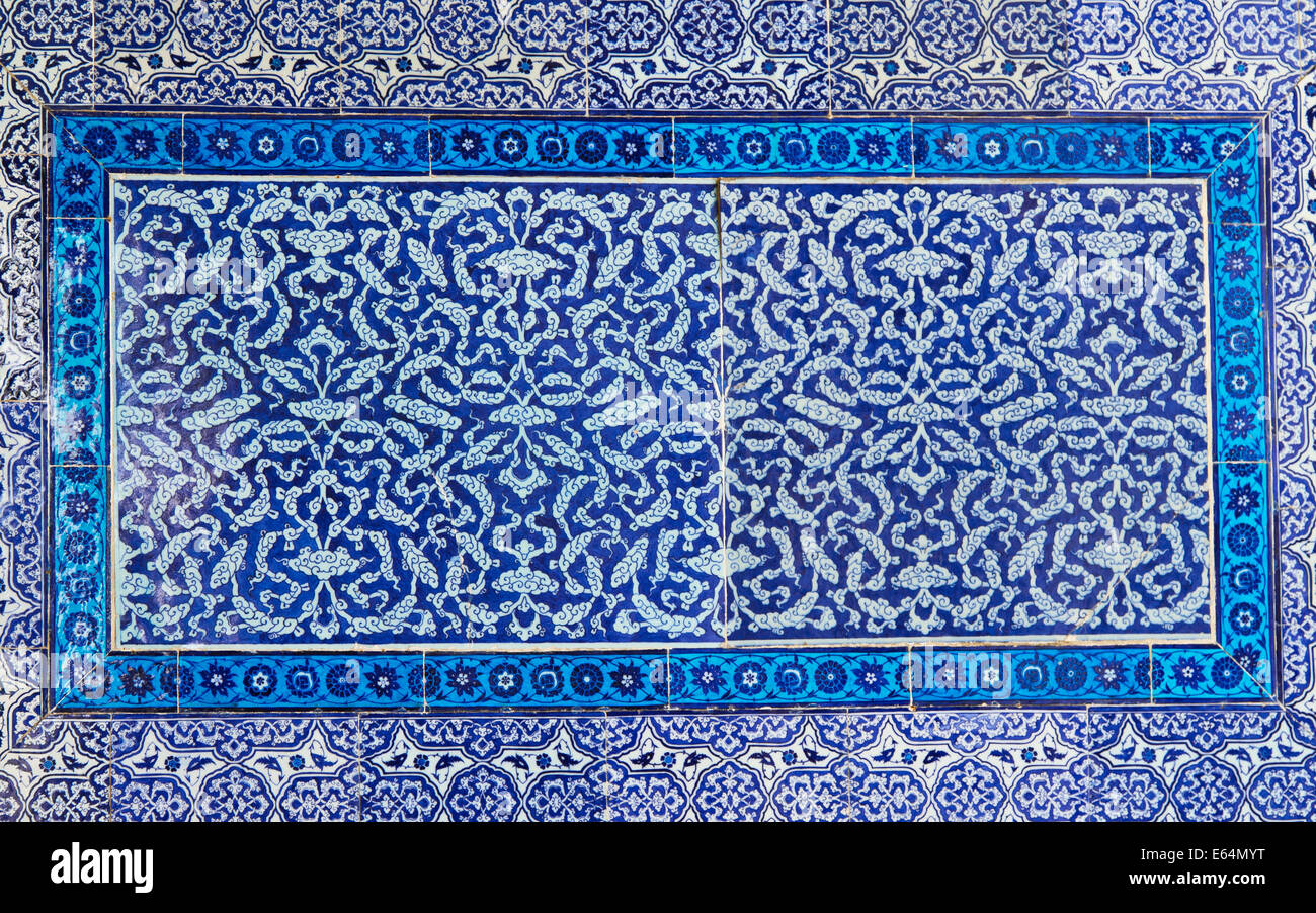Handmade Traditional Turkish Blue Tile Wall Stock Photo - Alamy