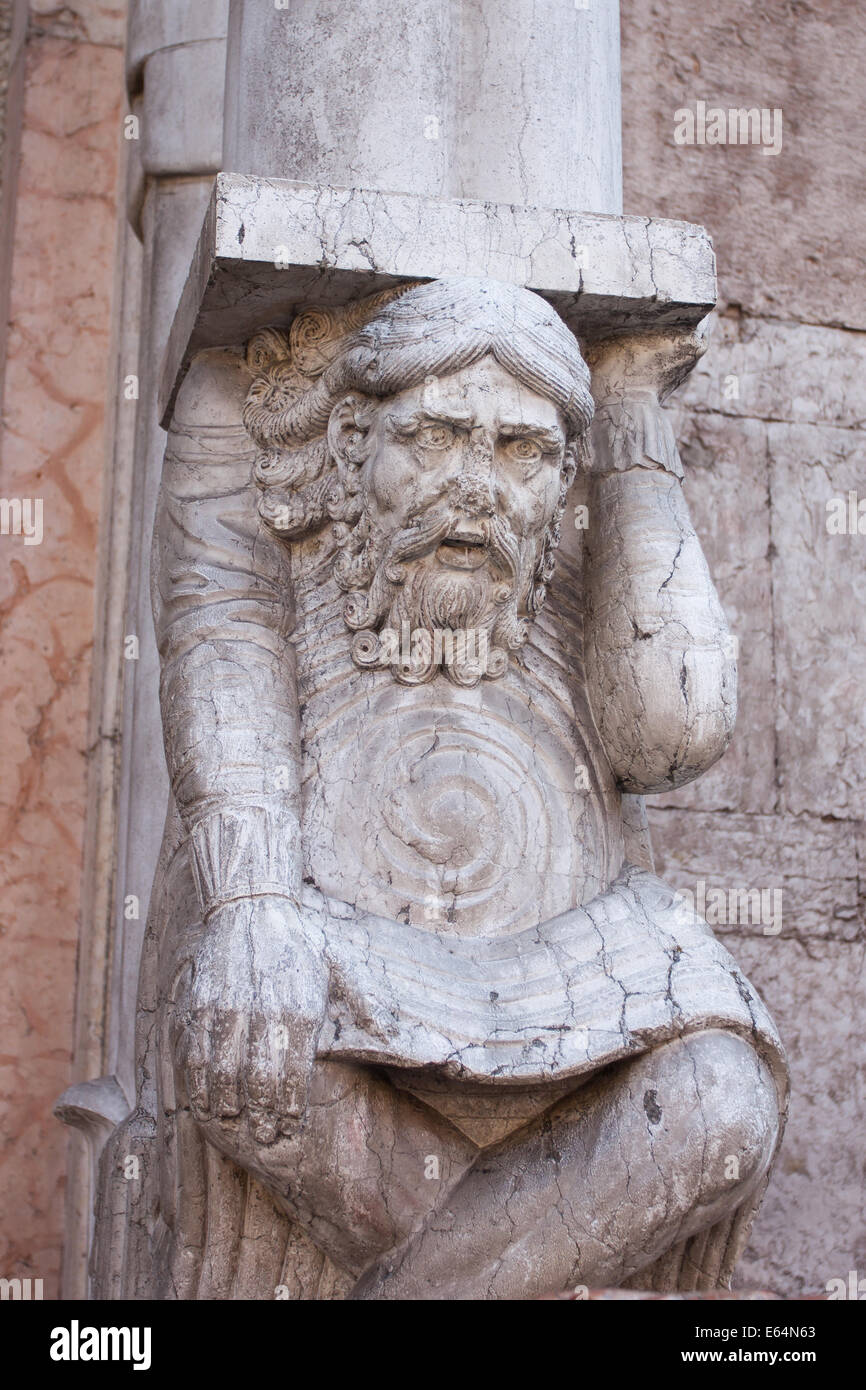 Statue ravenna hi-res stock photography and images - Alamy