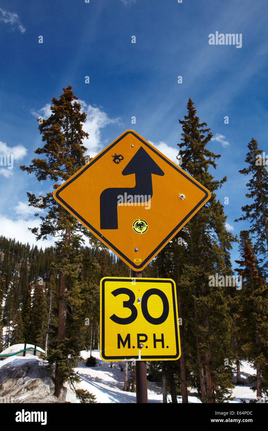 10 mph sign hi-res stock photography and images - Alamy