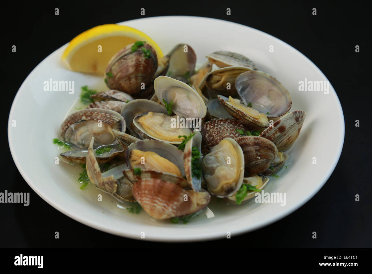 Manila clams hi-res stock photography and images - Alamy