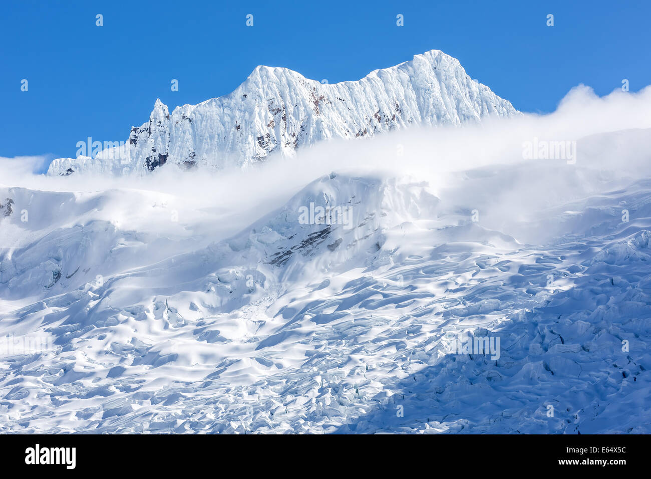 Beautiful snow peaked mountains of Santa Cruz valley, Cordillera Blanca ...