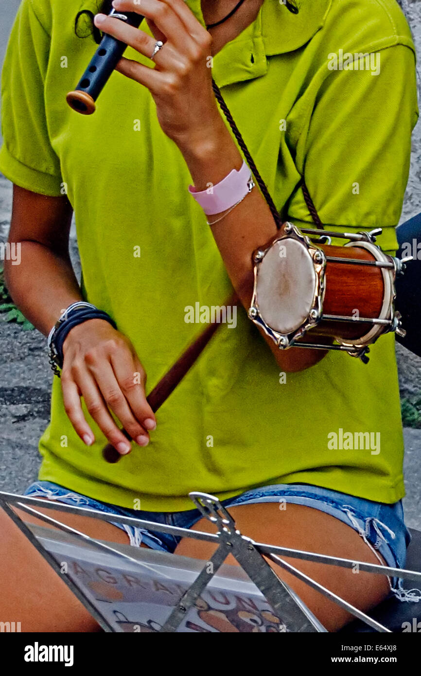 Singing spanish traditional hi-res stock photography and images - Alamy