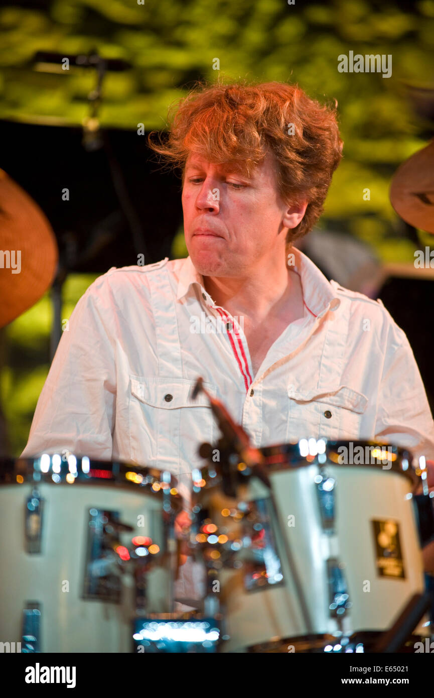 Big band drummer hi-res stock photography and images - Alamy