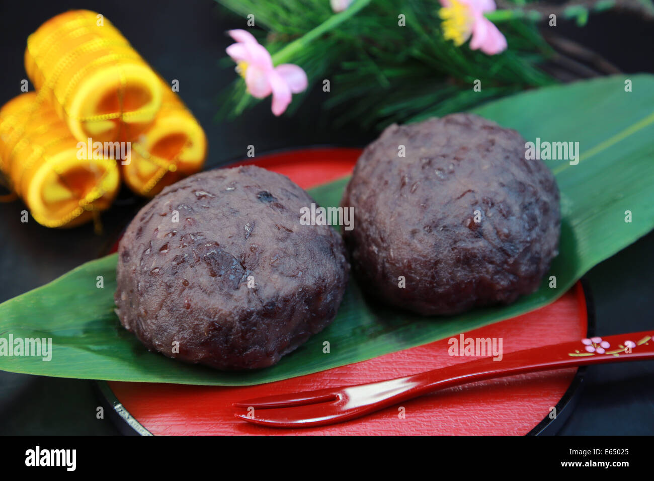 Botamochi (Japanese sweet rice ball Stock Photo - Alamy