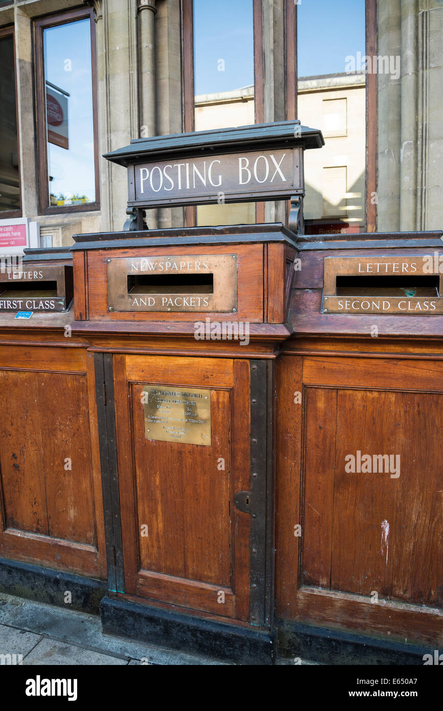 Old fashioned post box outside hi-res stock photography and images - Alamy